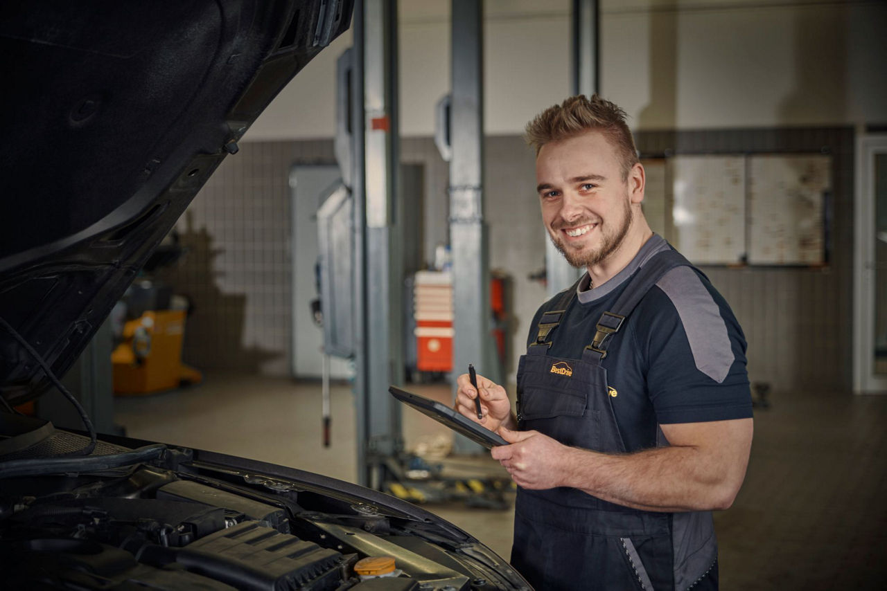 Om oss | Landsdekkende kjede innen dekk og bilservice | BestDrive